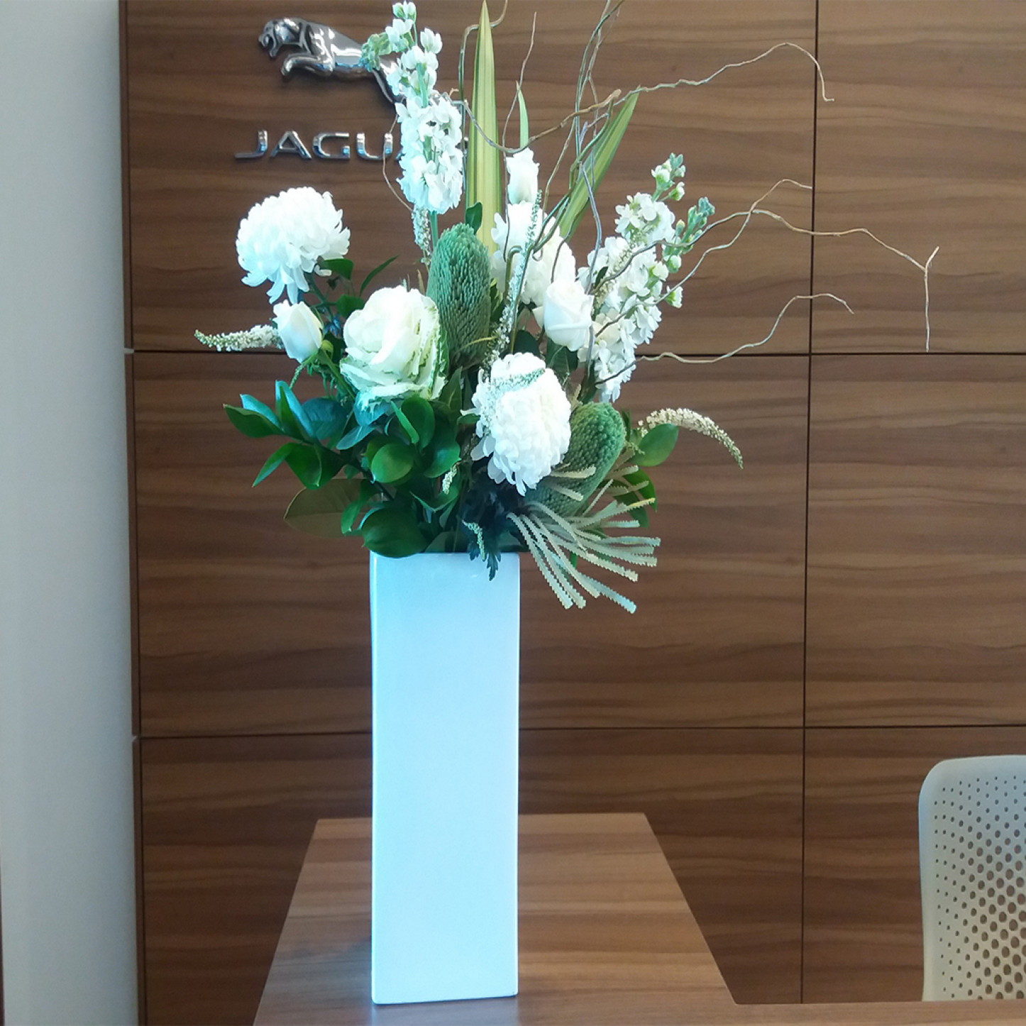 Auckland florist can deliver flowers on Auckland today.